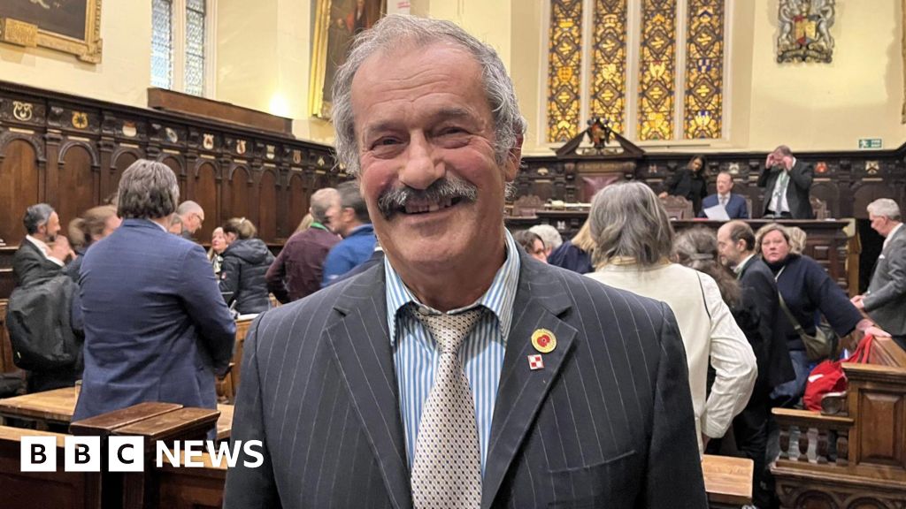 Former Exeter policeman named honorary alderman