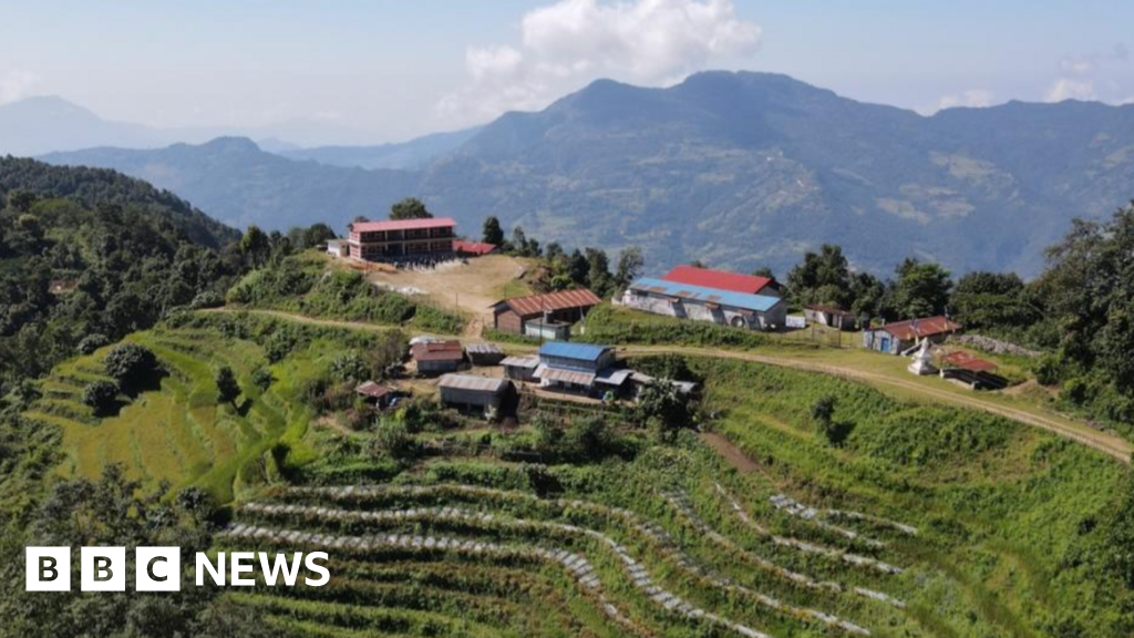 Isle of Man grant helps rebuild earthquake-hit Nepalese school - BBC News