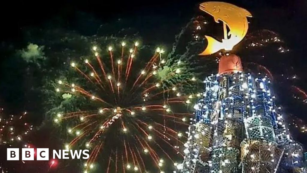 Lighting of Filey's lobster pot Christmas tree postponed due to storm ...