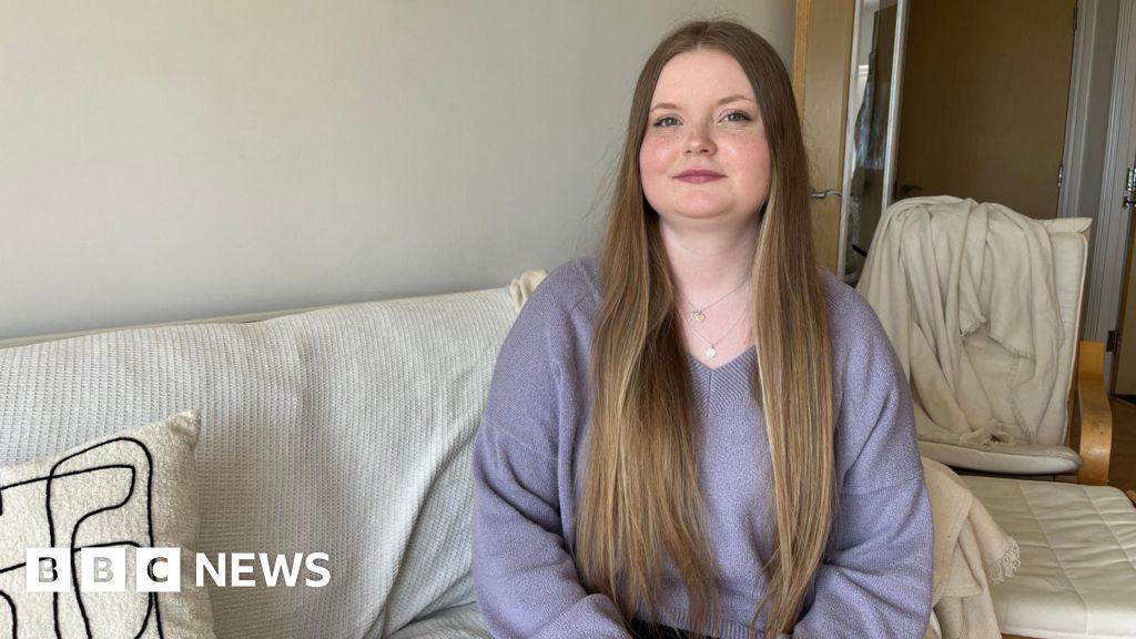 MP Craig Mackinlay 'an inspiration' for young sepsis survivor - BBC News