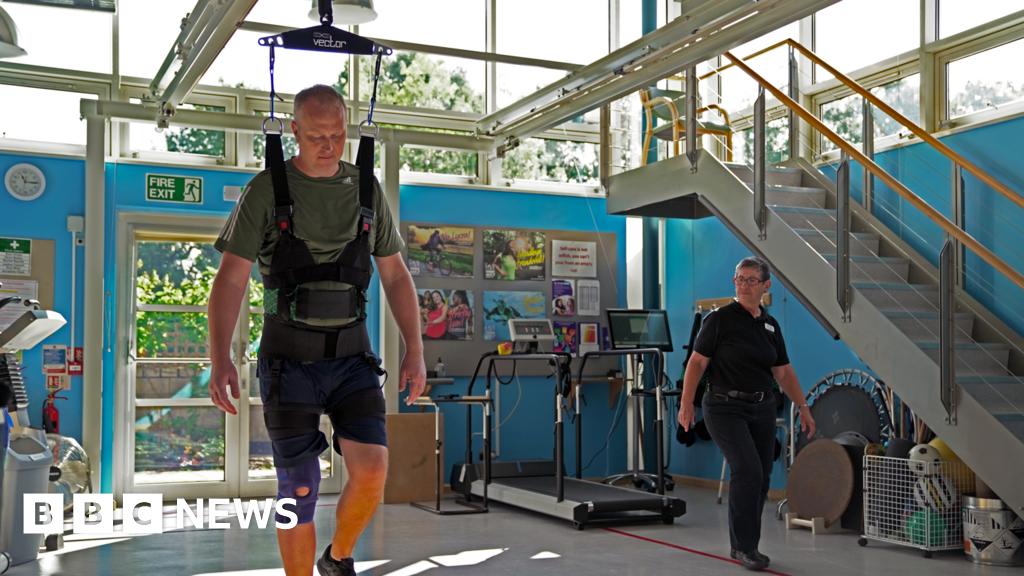 'Lifeline' brain injury rehab service in Bungay to be shut down - BBC News