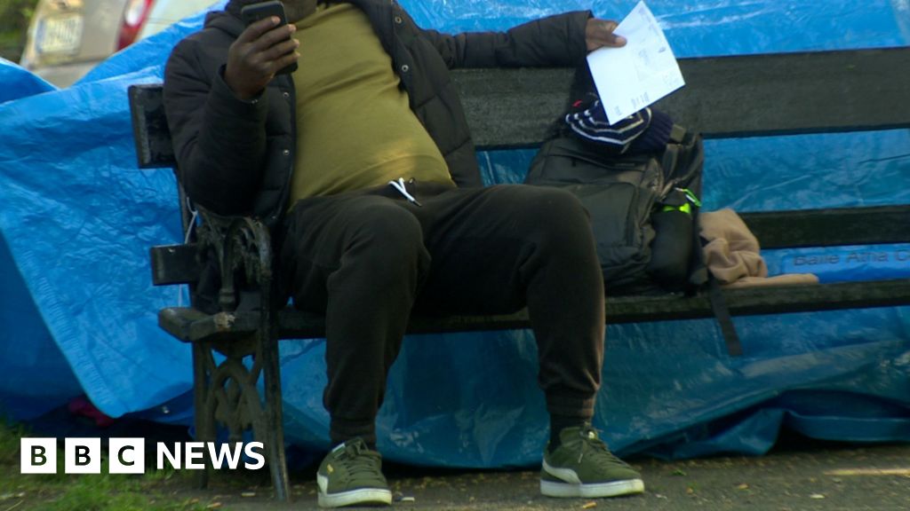 Dublin asylum seekers: Accommodation search as more tents appear