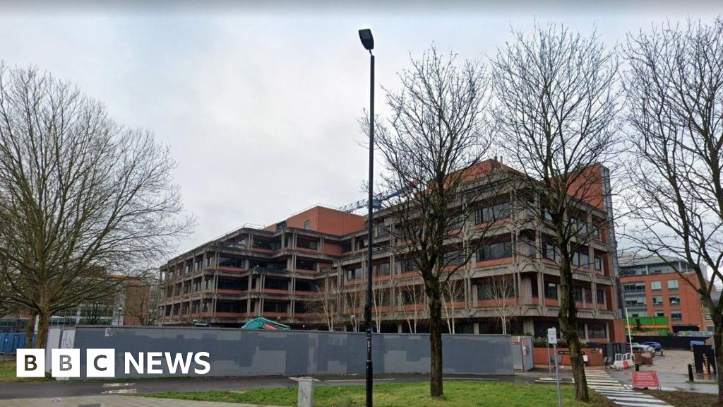 NHS moves to Bristol City Council Offices to save £2m - BBC News