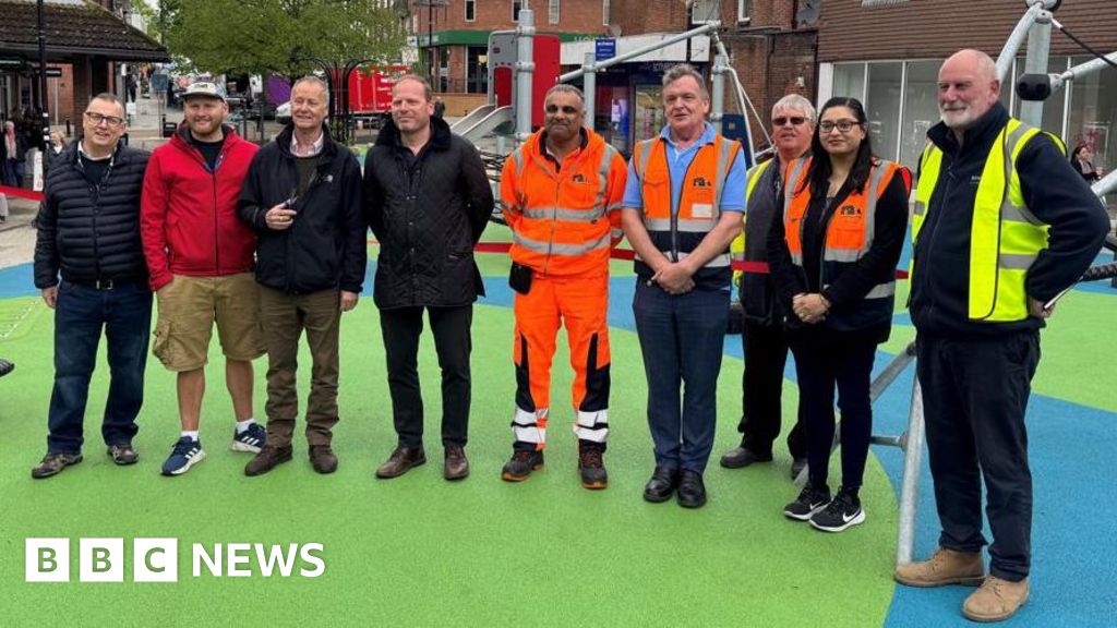 Southampton park opens after suburb given green revamp - BBC News