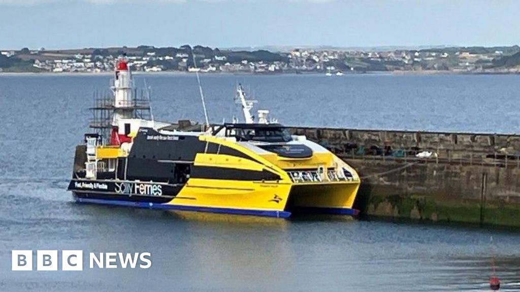 Scilly Ferries service now postponed until August - BBC News