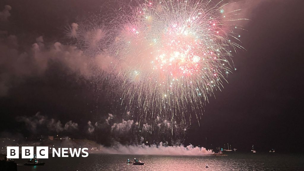 Winners of Plymouth's national fireworks championships changed - BBC News