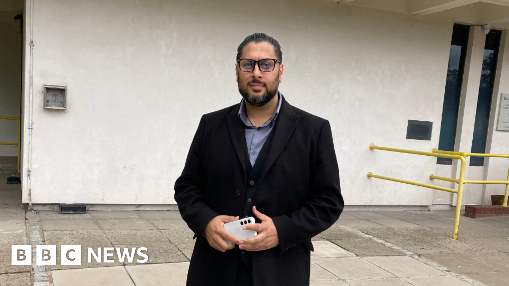 Kingswinford election candidate to face trial over messages - BBC News