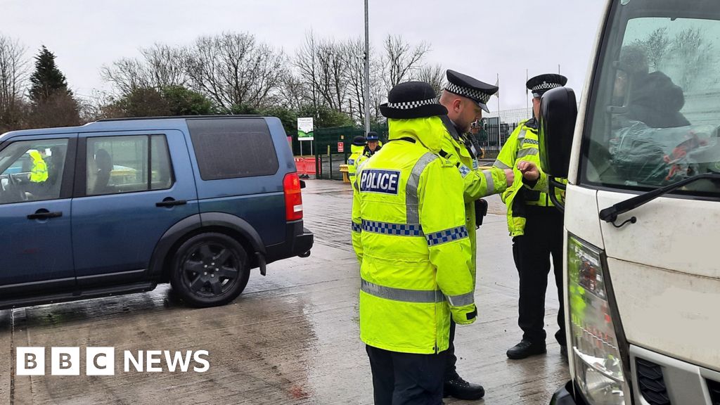 Hertfordshire Police seize van as part of fly-tipping crackdown - BBC News