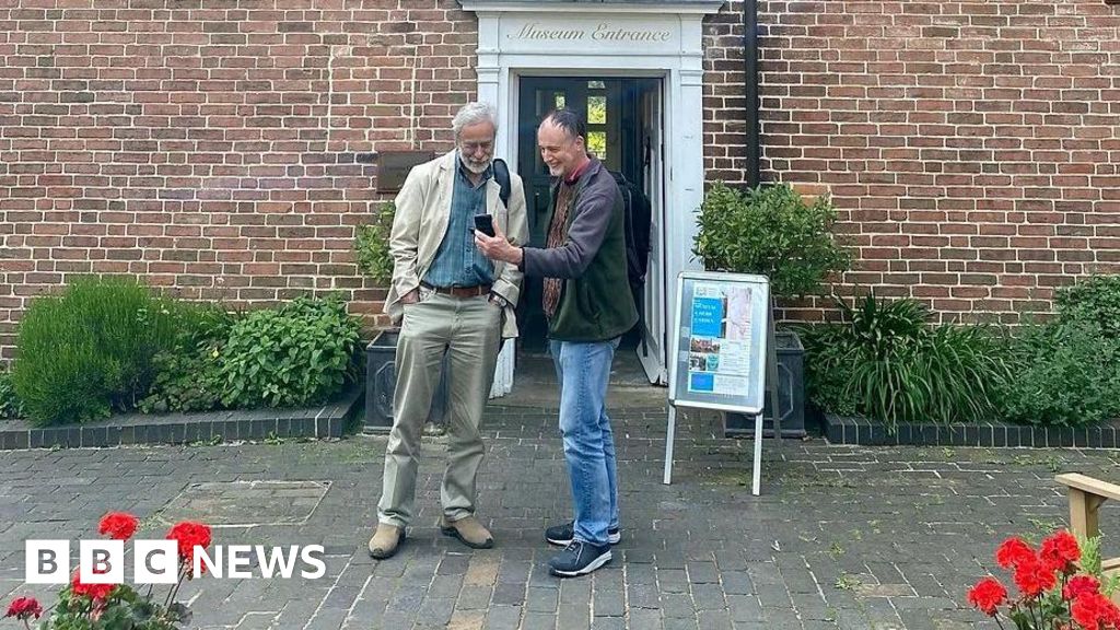 Project to save at-risk buildings in Derbyshire with help of app - BBC News