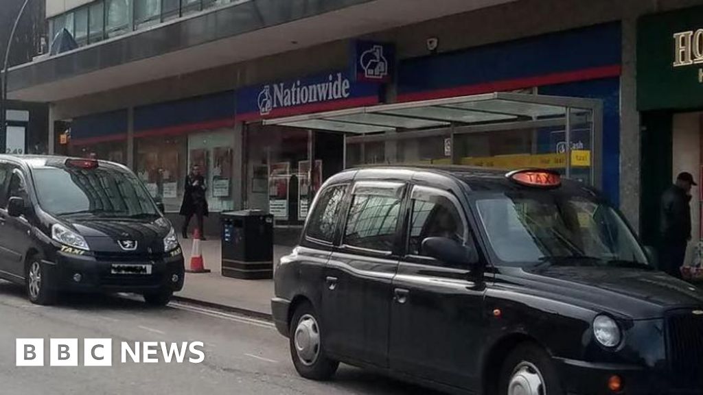 Sheffield taxi drivers ask to drop signage following abuse - BBC News