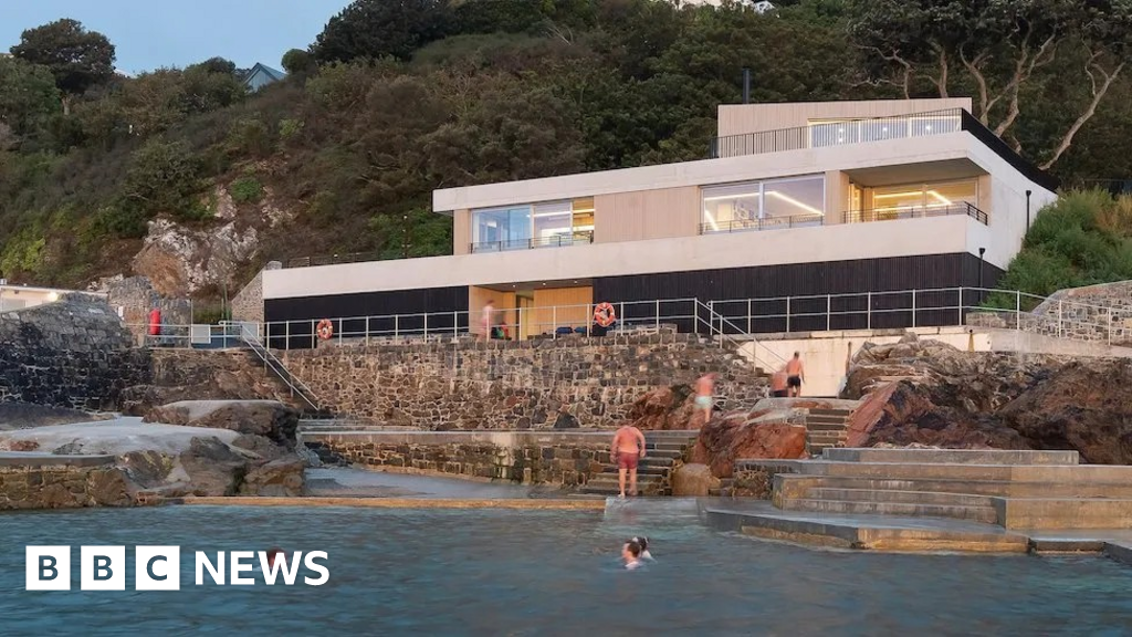 Guernsey Bathing Pools wins top architecture award - BBC News