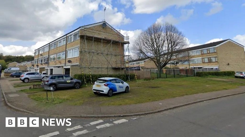 Abbey Estate planning application to transform area is submitted - BBC News