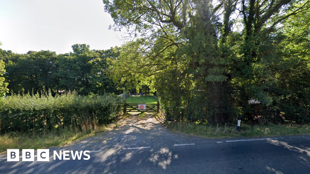 East Yorkshire wildlife hospital expansion plan rejected - BBC News
