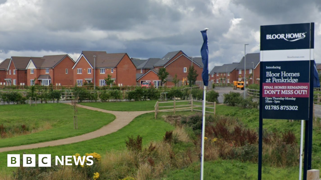 Developer applies to build 165 more homes in Penkridge - BBC News