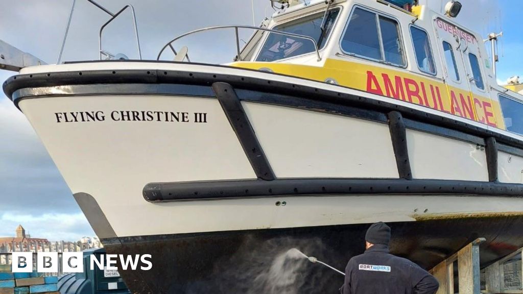 Work to extend life of Guernsey marine ambulance under way - BBC News
