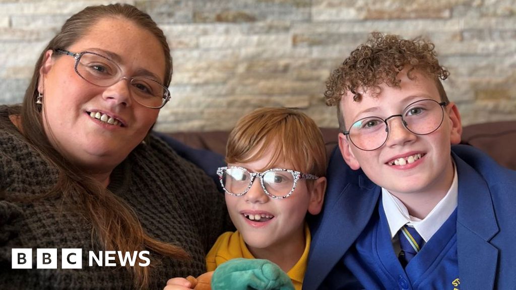 ‘More school cuts will break the children or teachers - or both’ - BBC News