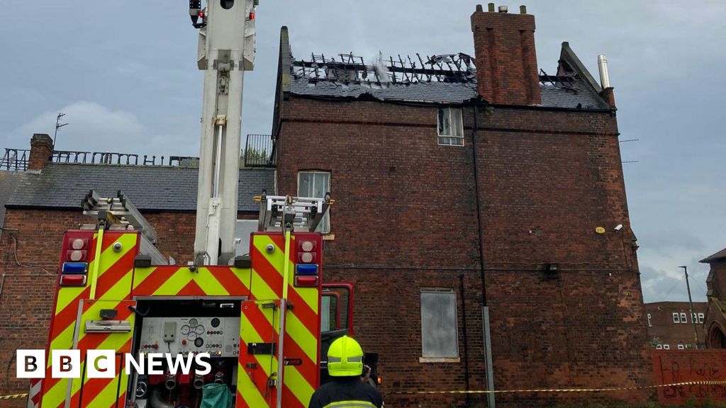 Crews tackle fire at old bail house in Middlesbrough's South Bank