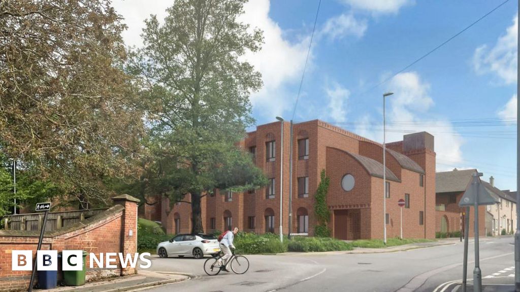 Cambridge apartment building described as 'brutal' by councillor - BBC News