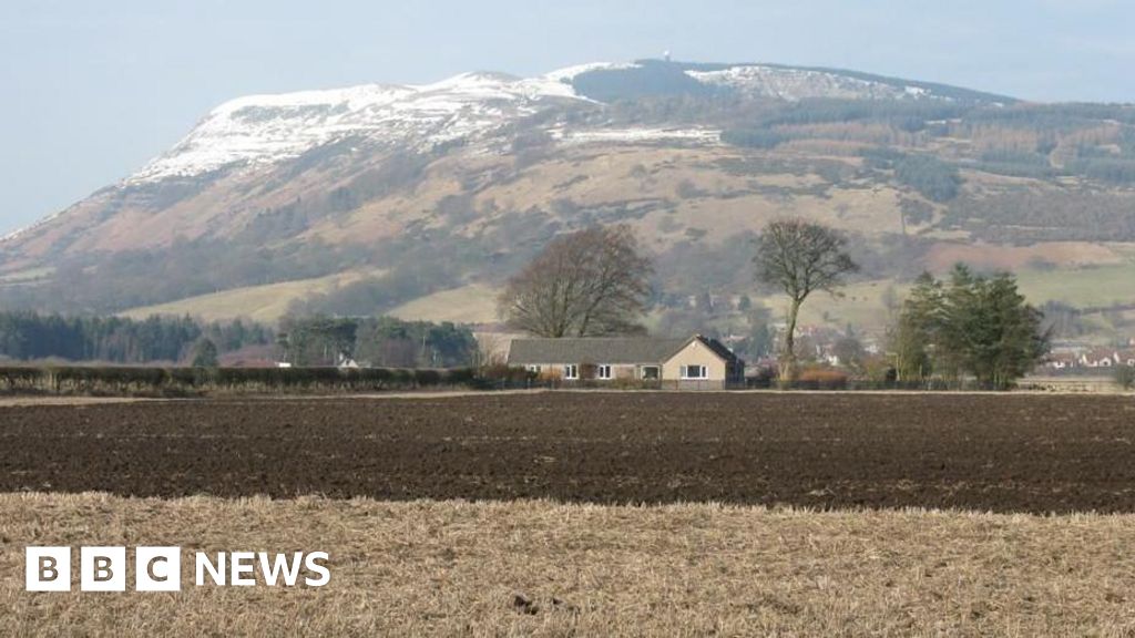 Kinross glider crash left pilot seriously injured