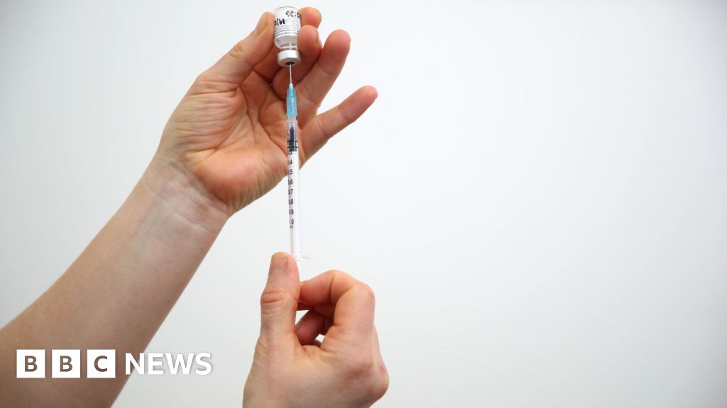 Vulnerable residents urged to book Covid spring booster