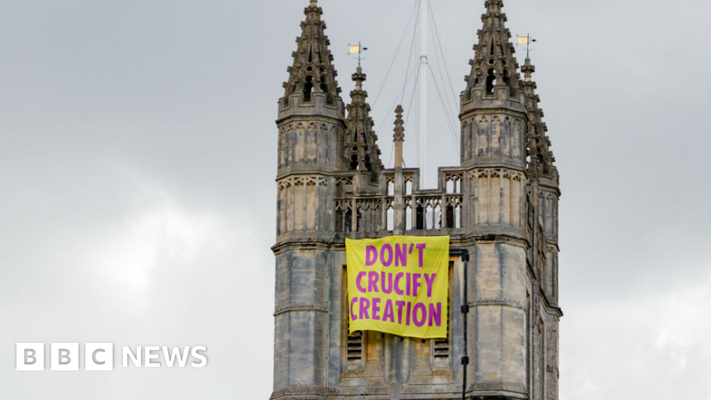Christian climate activists arrested after Bath Abbey protest - BBC News