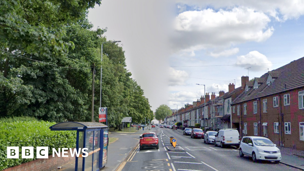 Wolverhampton police charge man with murder after street death - BBC News