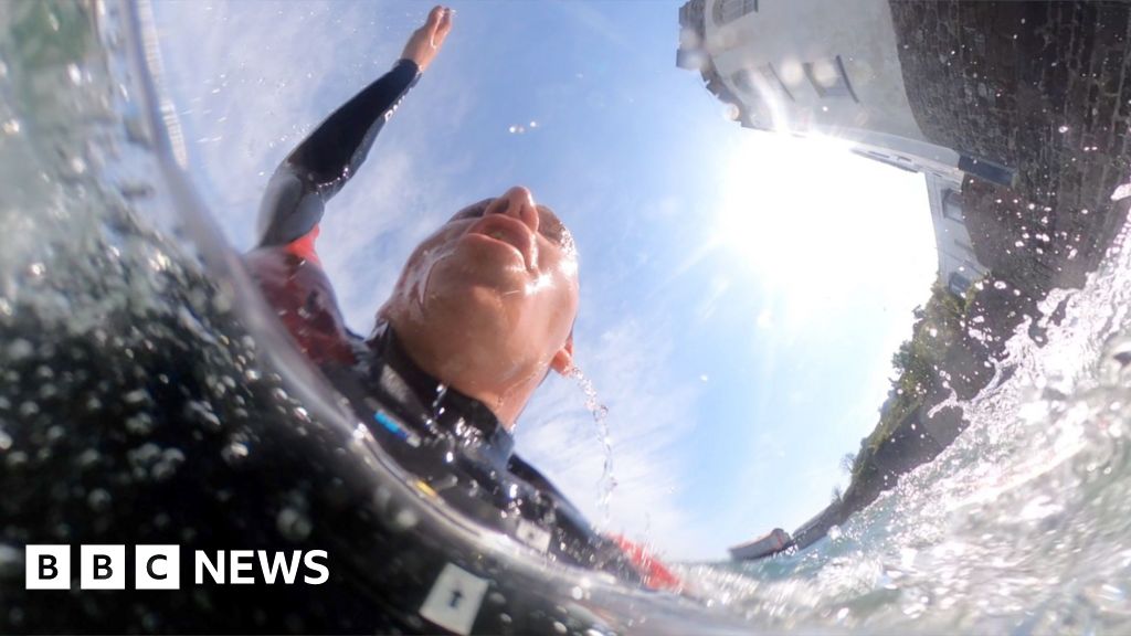How to stay safe in the sea this weekend - BBC News