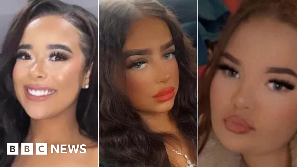 Cardiff crash: Newport boxing night for St Mellons victims - BBC News