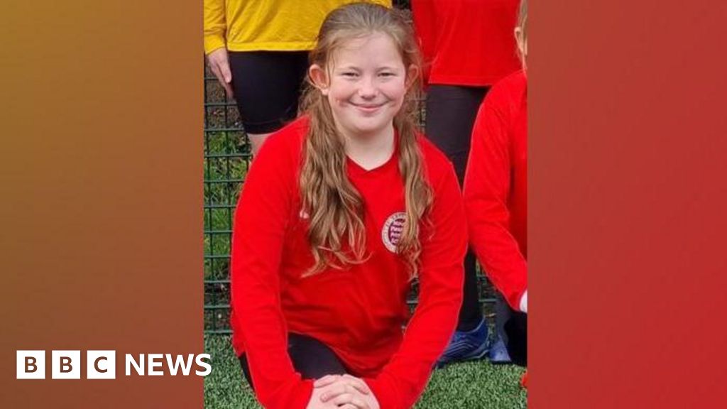 Lionesses to pay tribute to mudslide victim Leah Harrison - BBC News
