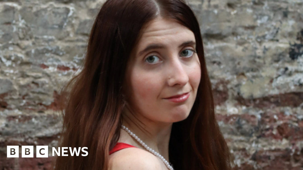 'Being born without a womb hit me hard' - BBC News