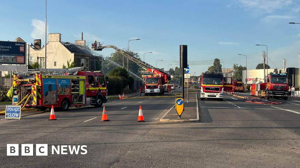Fire crews attending blaze in Cribbs Causeway - BBC News