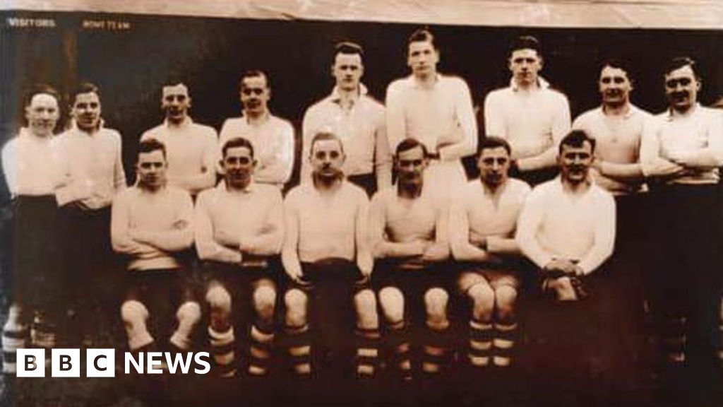 Banbury Rugby Club appeals for memorabilia ahead of centenary - BBC News