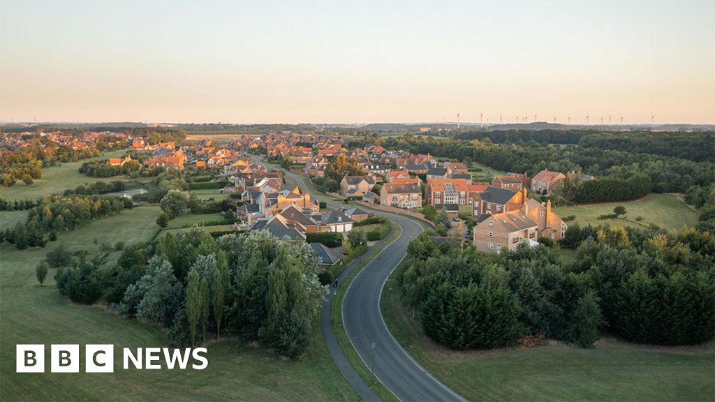 Wynyard homes: MP weighs in against plan for hundreds of houses - BBC News