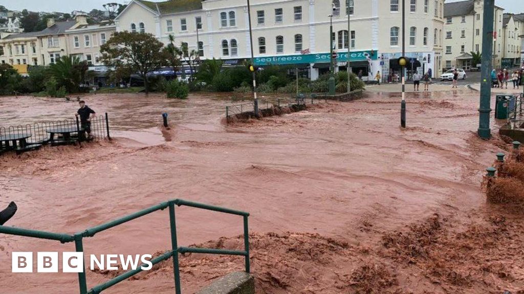 Third drop-in session for flood-hit Devon residents - BBC News