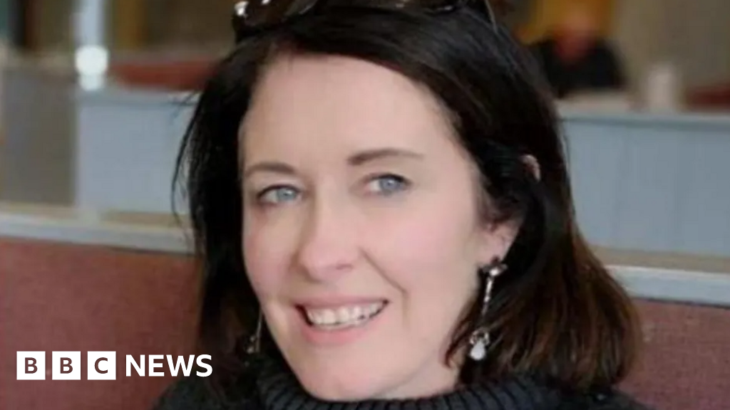 Coventry book bank close to 13,000 donations since January - BBC News