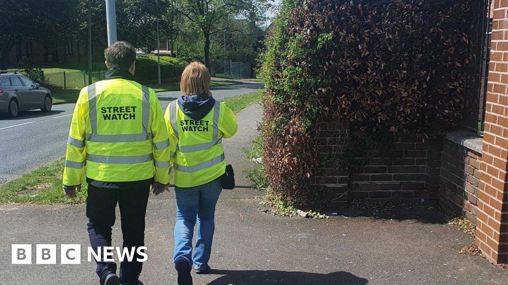 Three more arrests after children hurt in Wolverhampton shooting - BBC News