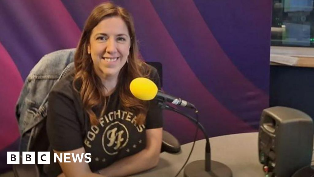 Stockton woman opens up about getting sober in new book - BBC News