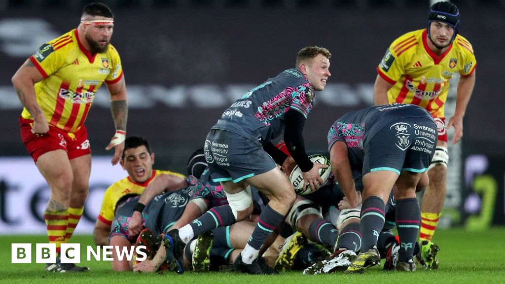 Ospreys rugby: Luke Davies cleared of luxury watch robbery