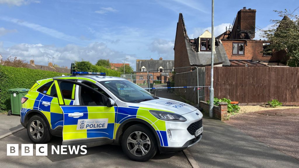 Badsey fire: Investigation finds faulty freezer to blame - BBC News