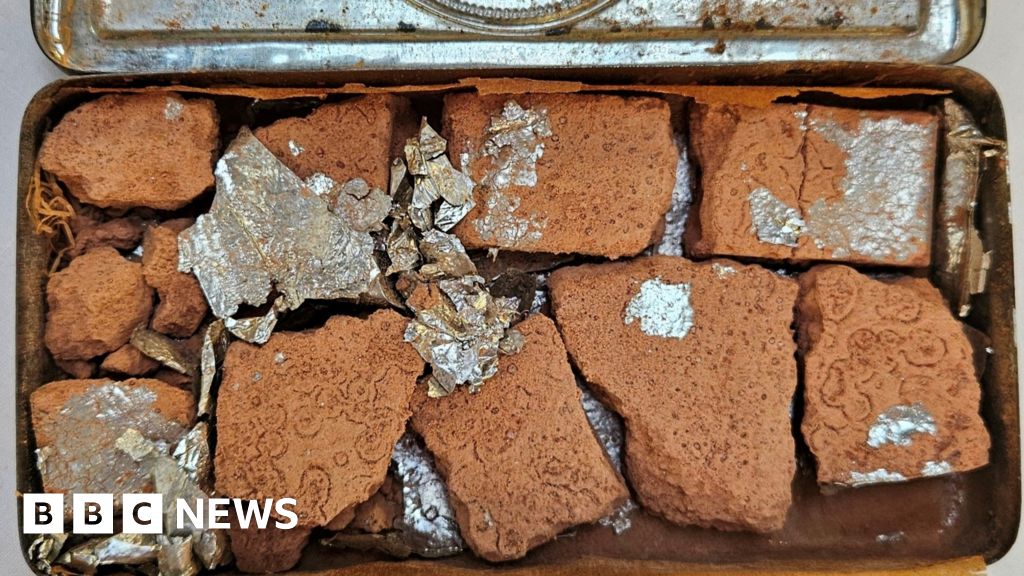 'It's got a bit of a whiff': Chocolate bar made in 1900 is on sale