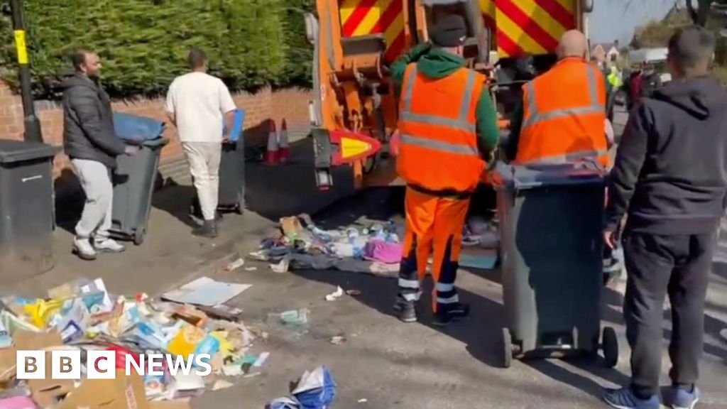Bin chaos in Birmingham as residents swarm refuse lorry - BBC News