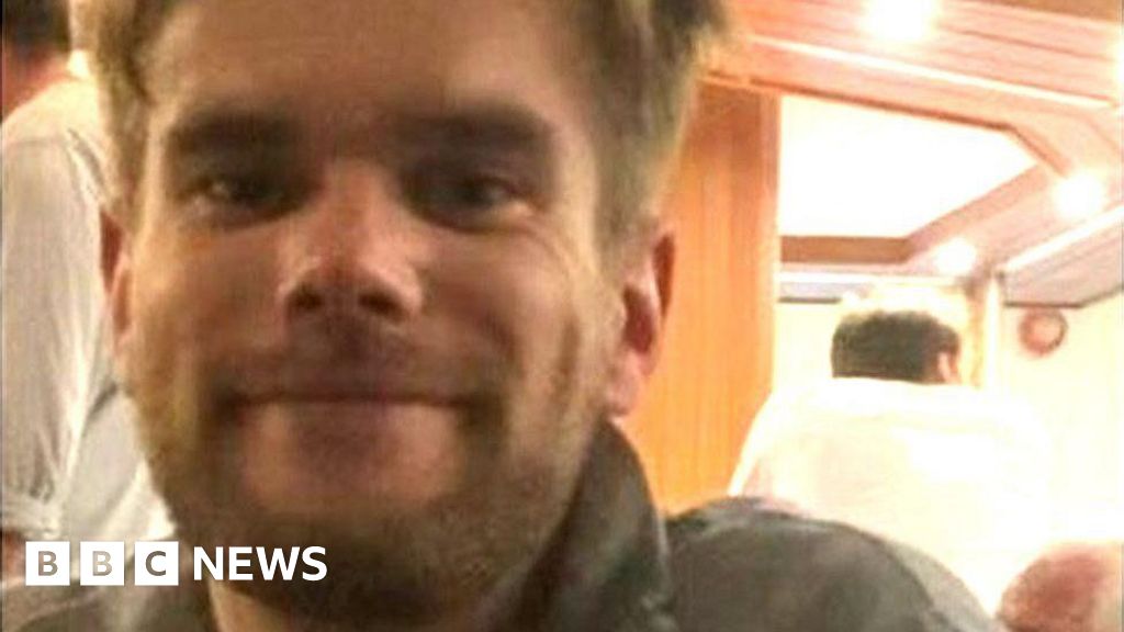 Review of boat safety rules follow death of man from Newick - BBC News