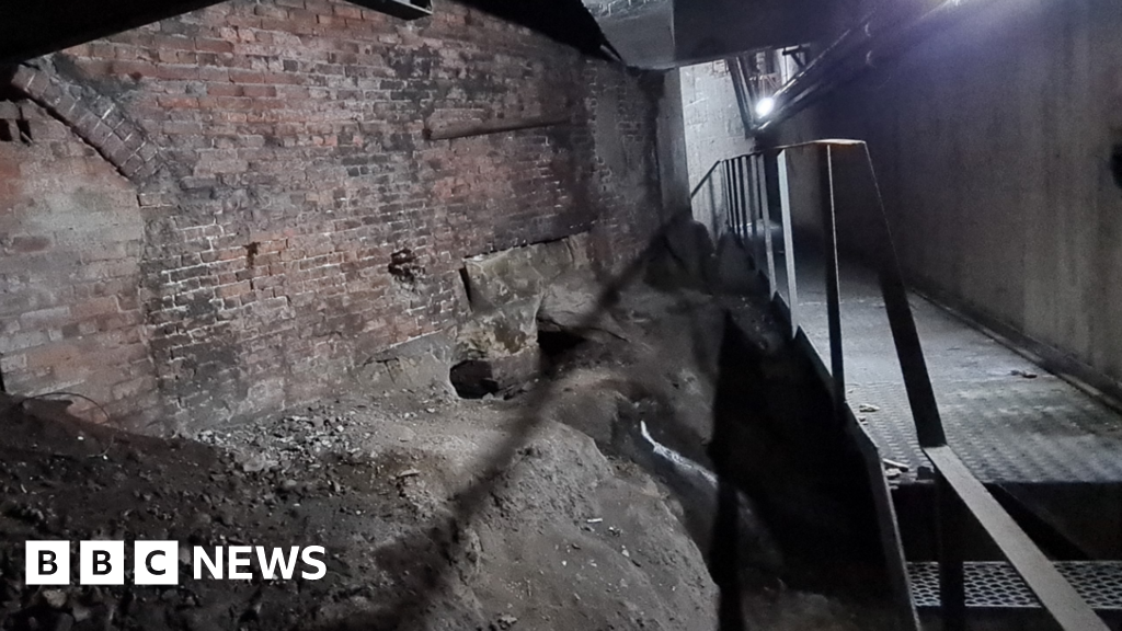 C﻿ouncil to spend £278,000 protecting Nottingham caves - BBC News