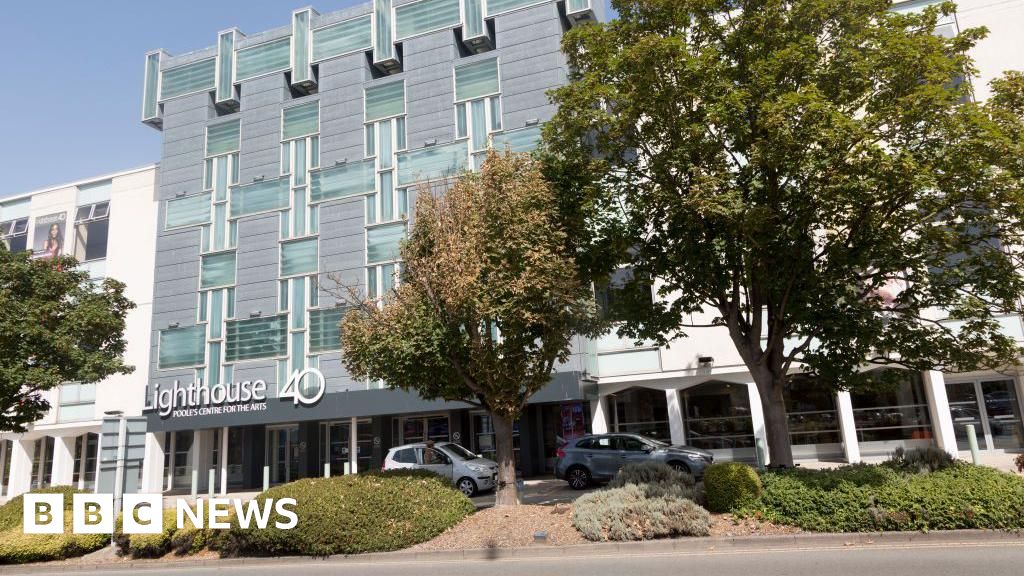 Lighthouse Poole 'put at risk' over WorldPay service 'error' - BBC News