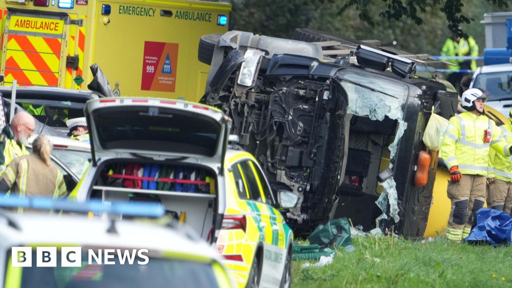 East Sussex: Four occupants of car seriously injured, say police - BBC News