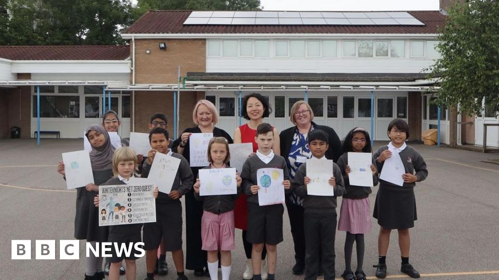 Earley MP Yuan Yang praises school's money-saving solar panels