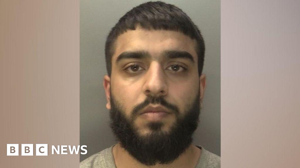 Acocks Green: £10k reward offered to find man accused of torture - BBC News