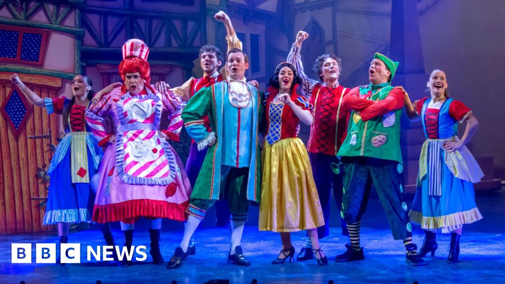 Eastbourne theatre panto production wins top award