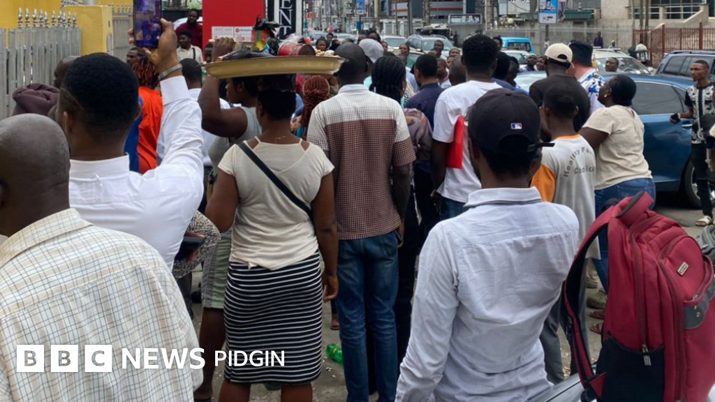 How to unblock your SIM: MTN, Glo, 9mobile users storm service centres ...