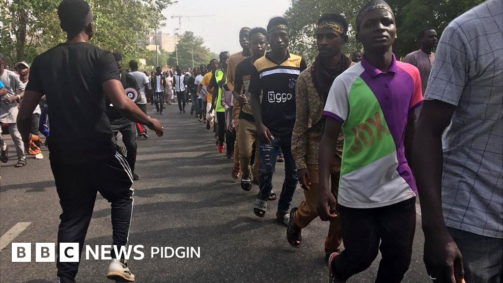 Shiites: Hundreds of Shia don begin protest again for Abuja, Nigeria ...